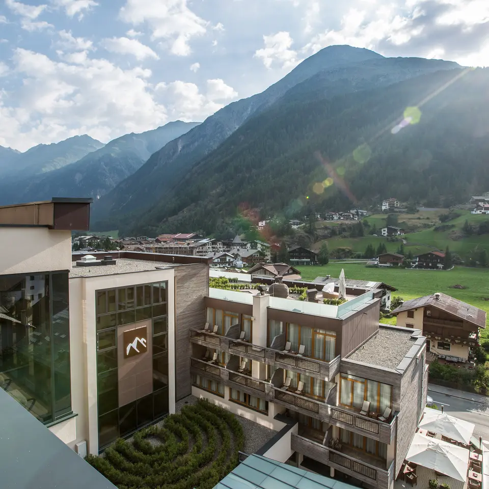 Design- & Wellnesshotel in den Bergen – Bergland Sölden